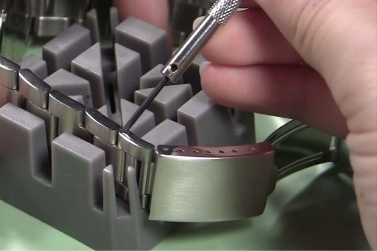 Removing Links From A Watch: A Step-by-Step Guide — Swiss Made Watch