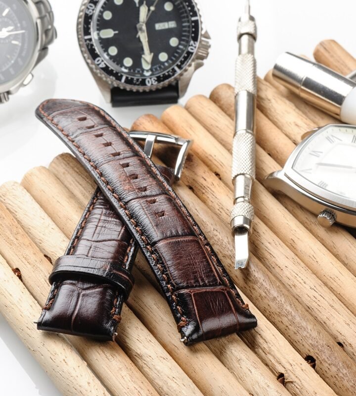 rewrite this title How to adjust a watch strap?